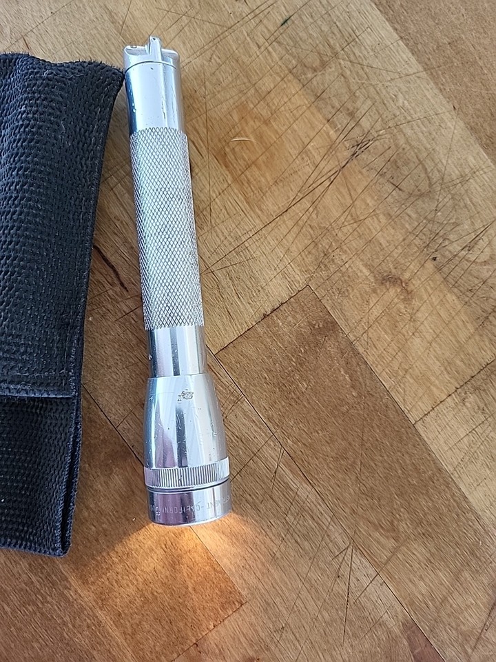 Vintage Mag Instruments AA Mini Maglite Flashlight Silver With Belt ...