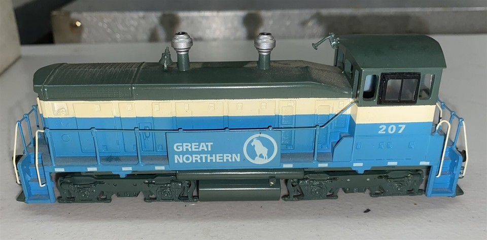 SUPER HO Scale Cary Locomotive Works Athearn Great Northern RR Sky Blue ...