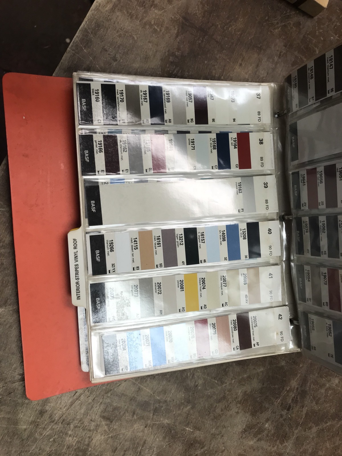 R-M AUTOMOTIVE REFINISHER'S COLOR BOOK | eBay