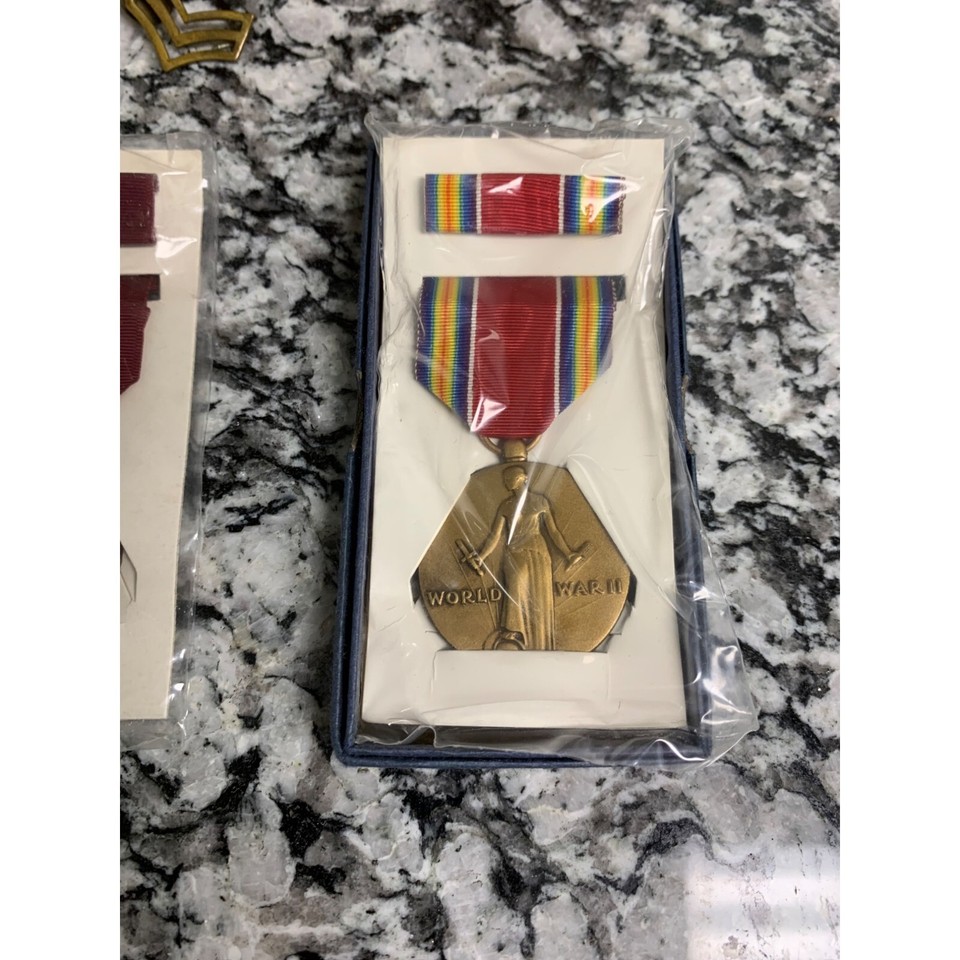 Vintage WWII Military Medals & Ribbons Set U.S. Navy Militaria ...