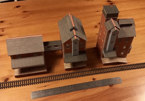 Brewey Complex / 3 Storey Factory Buildings (prebuilt Superquick) OO ...