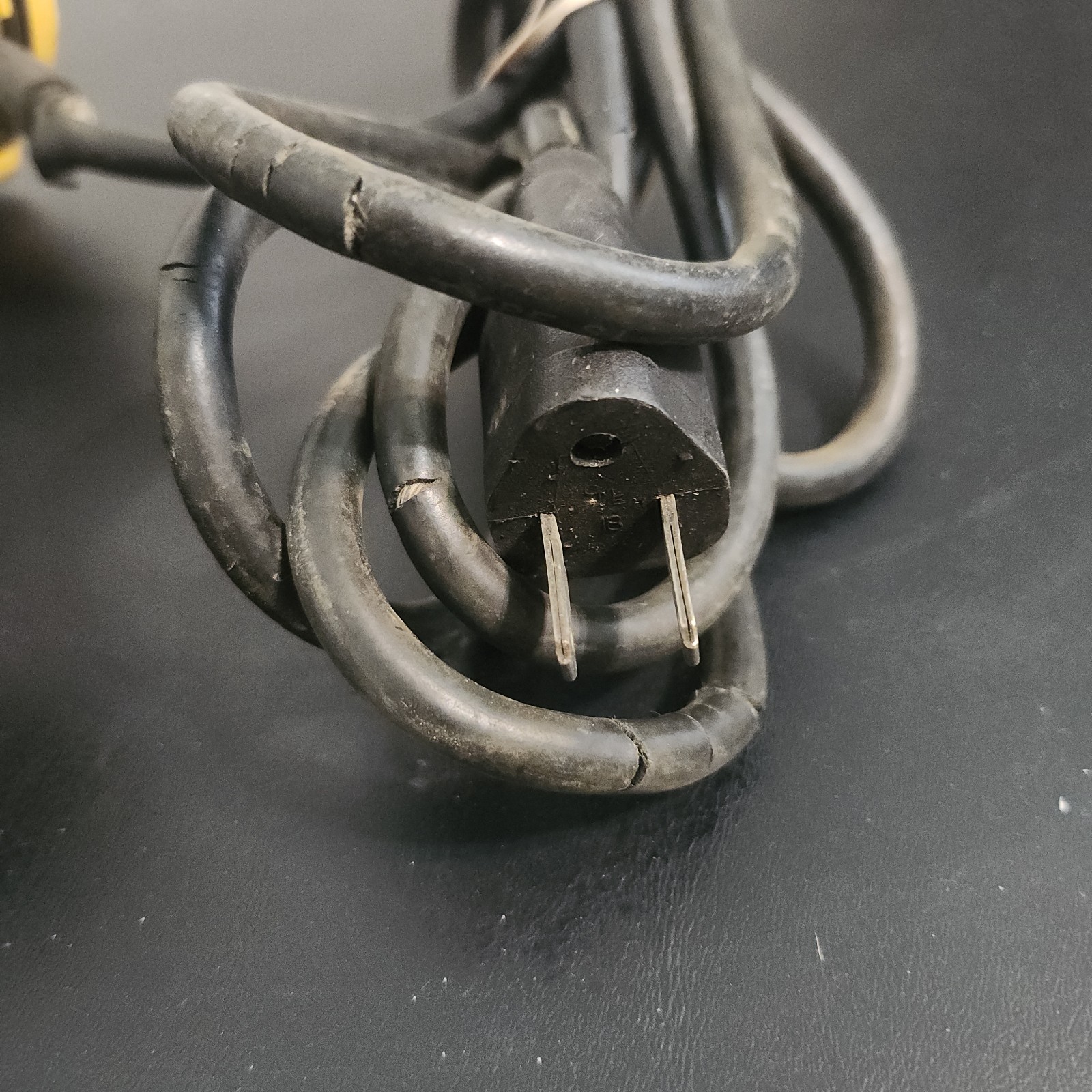 DEWALT DW610 TYPE 1 HEAVY DUTY 1-1/2 HP 25,000 RPM ROUTER 9 Amp Tested ...