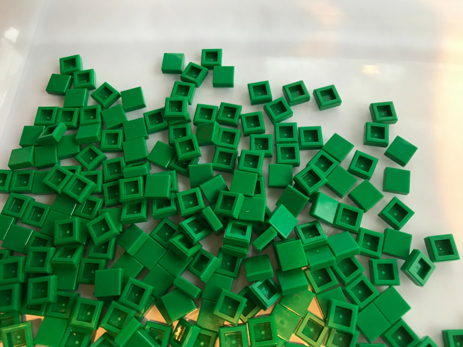 LEGO -NEW-#3070-GREEN-1 x 1 FINISHING TILE W/ GROOVE-25 PIECES | eBay