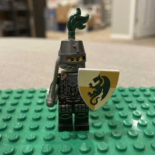 LEGO Kingdoms Dragon Knight Scale Mail Castle Minifigure cas493 Shield ...