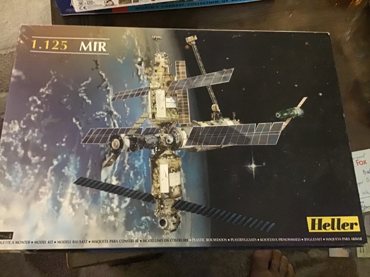 International Space Station Plastic Model Revell 1/144 International