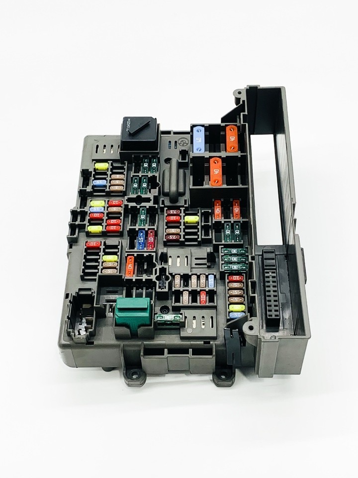 Front Power Distribution BCM Fuse Box OEM BMW E82 E88 E90 E92 M3 135i ...