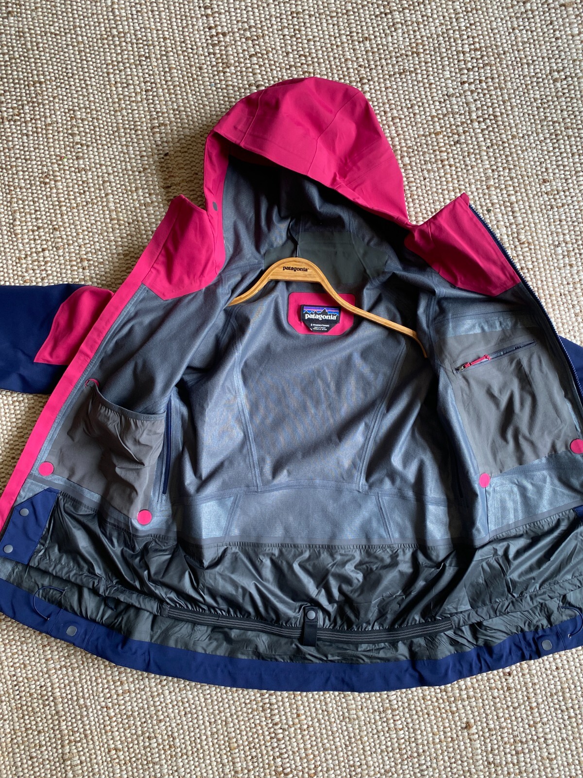 Patagonia Untracked Gore-Tex Ski Jacket Womens Small Hooded Hard Shell ...