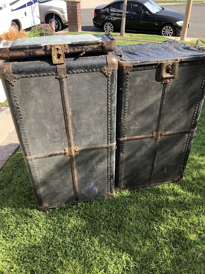 Vintage Hartmann Cushion Top Wardrobe Trunk With Drawers and Hanger ...