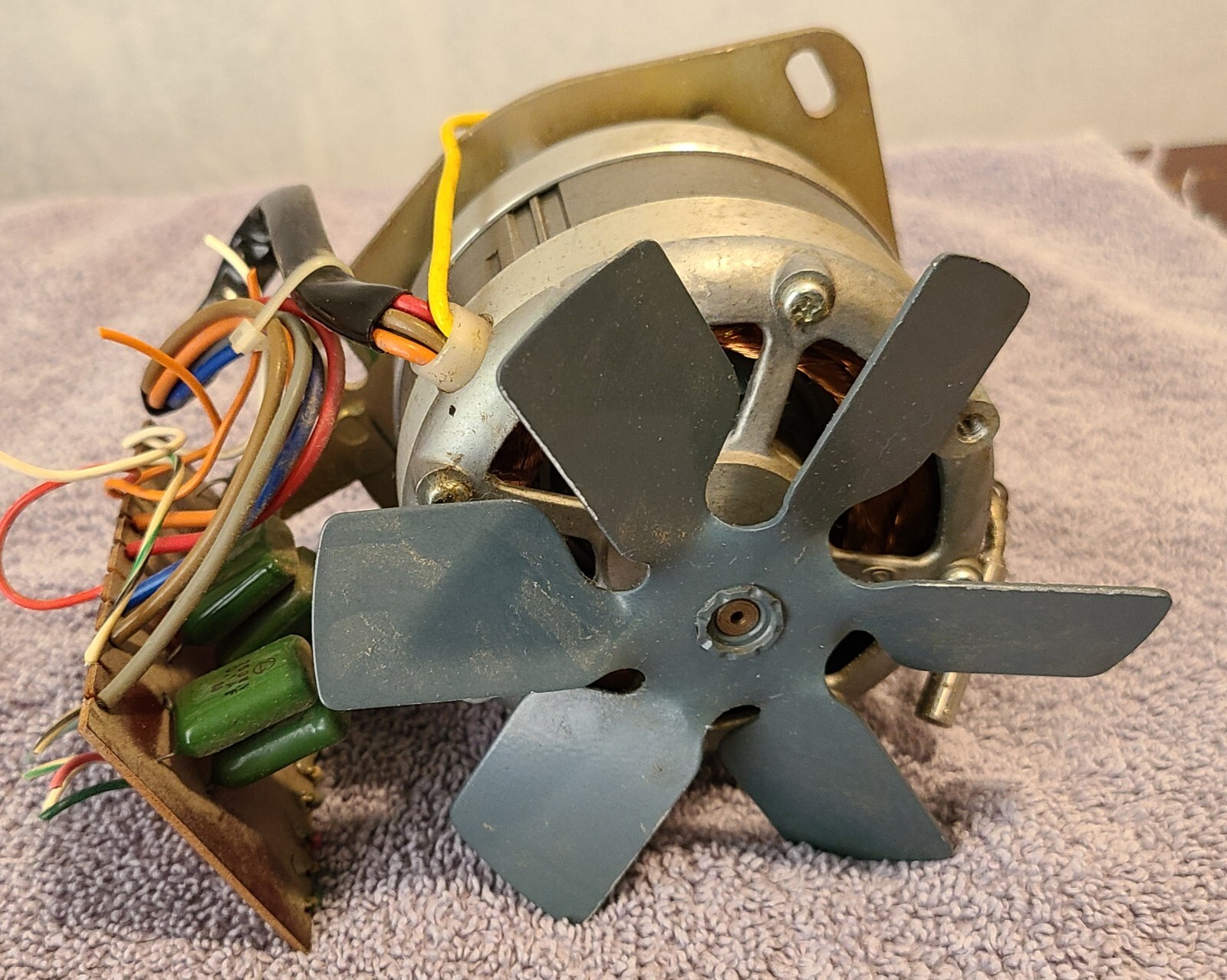 Teac A-6010 reel to reel tape deck motor - part 70-114-1 in working for ...