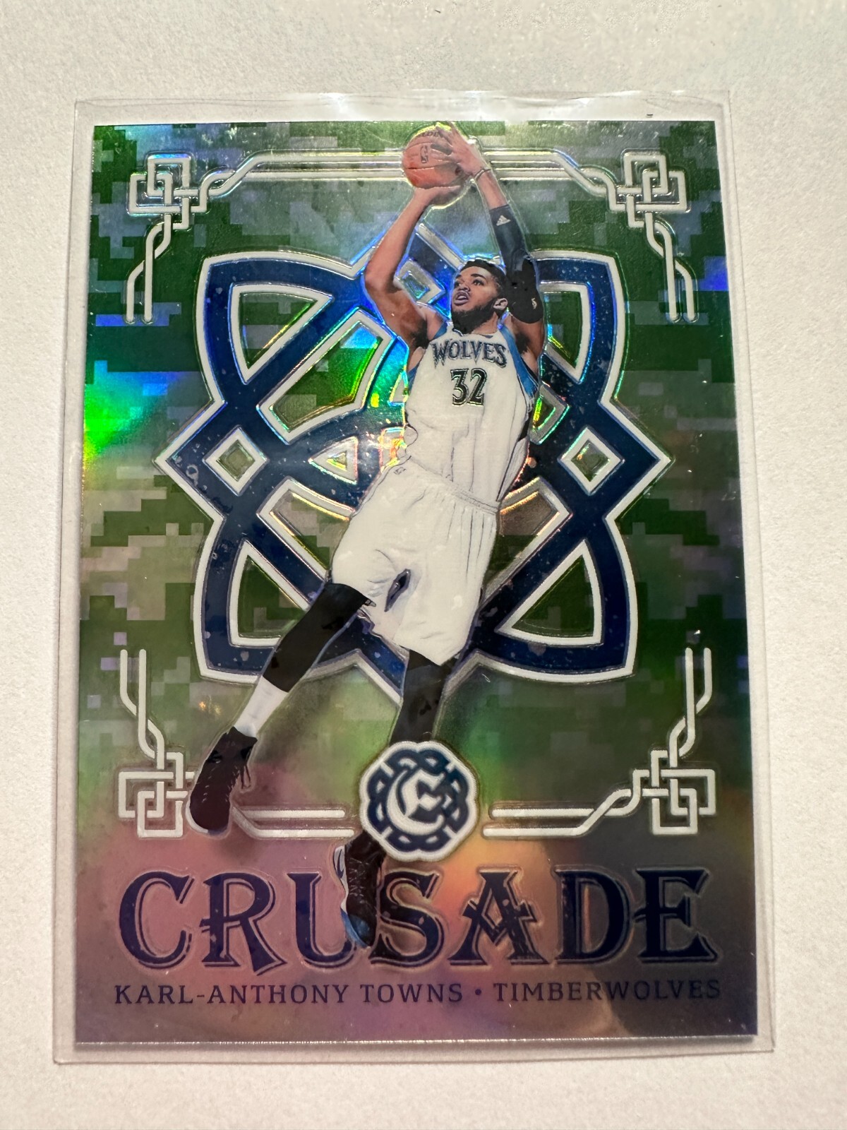 K20,655 - 2016-17 Panini Excalibur Crusade Camo #15 Karl-Anthony Towns ...