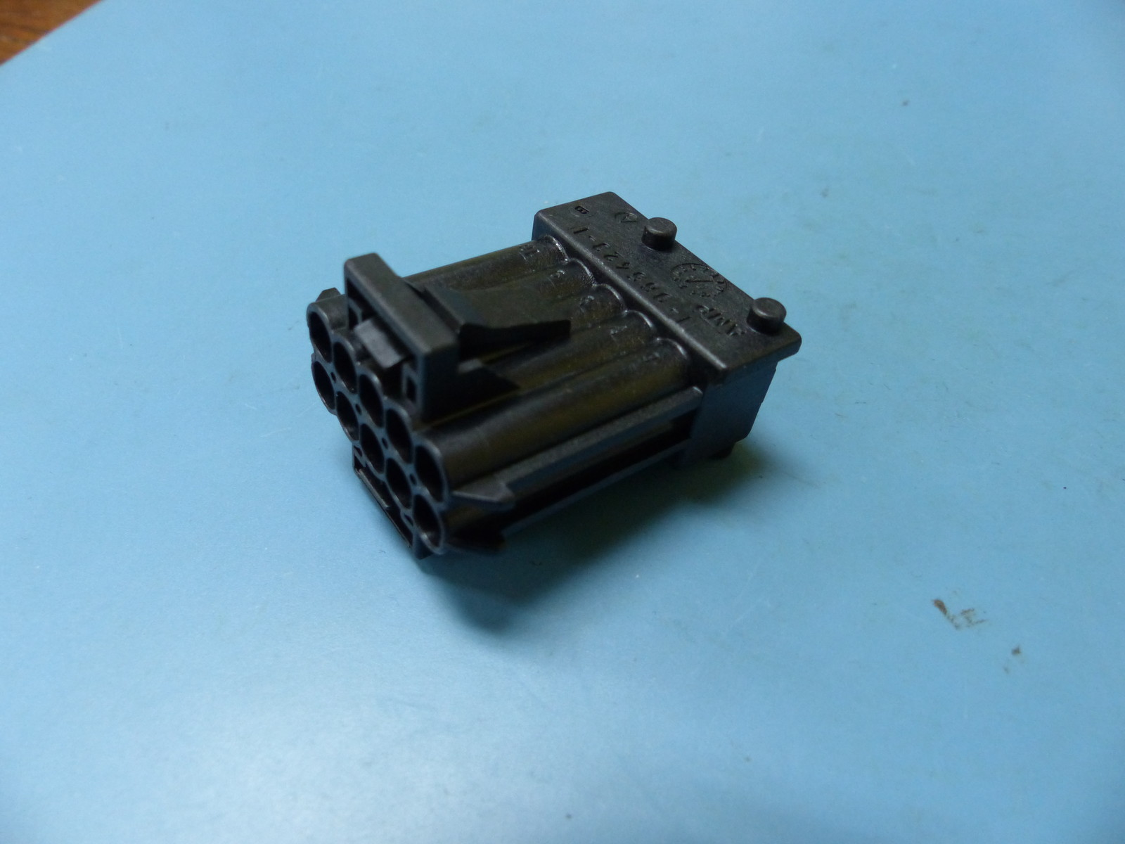 AMP 1-965423-1 Qty of 5 per Lot Automotive Connectors TAB HOUSING2,8 ...