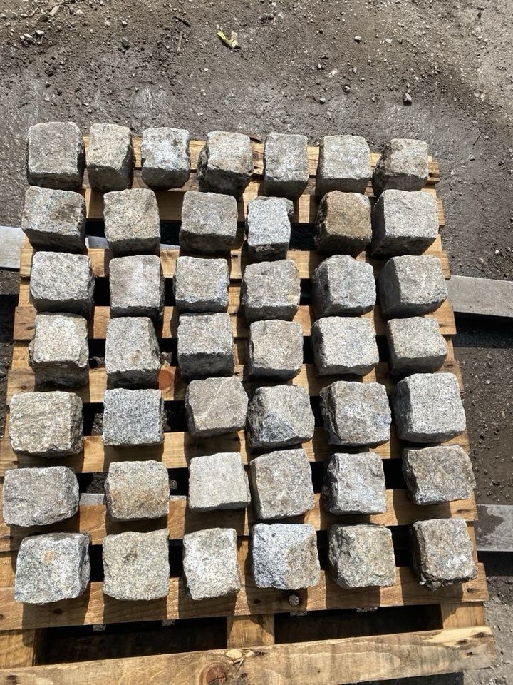 Reclaimed Granite Cube Cobbles / Setts , Reclaimed Cobblestones ...