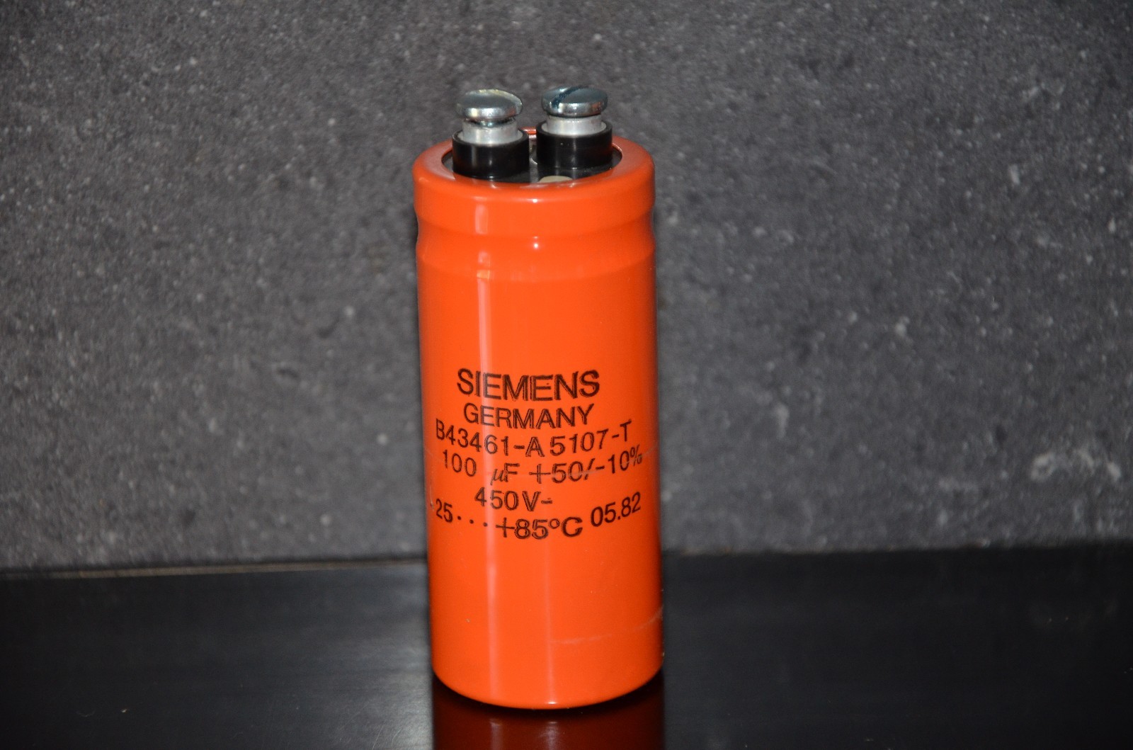One vintage NOS electrolytic capacitor 100uF 450V Siemens Orange Can W ...