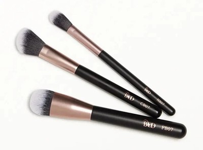 BYOD 3-Piece Face Makeup Brush Set - NIP - Retails For $38 ~ FAST FREE ...
