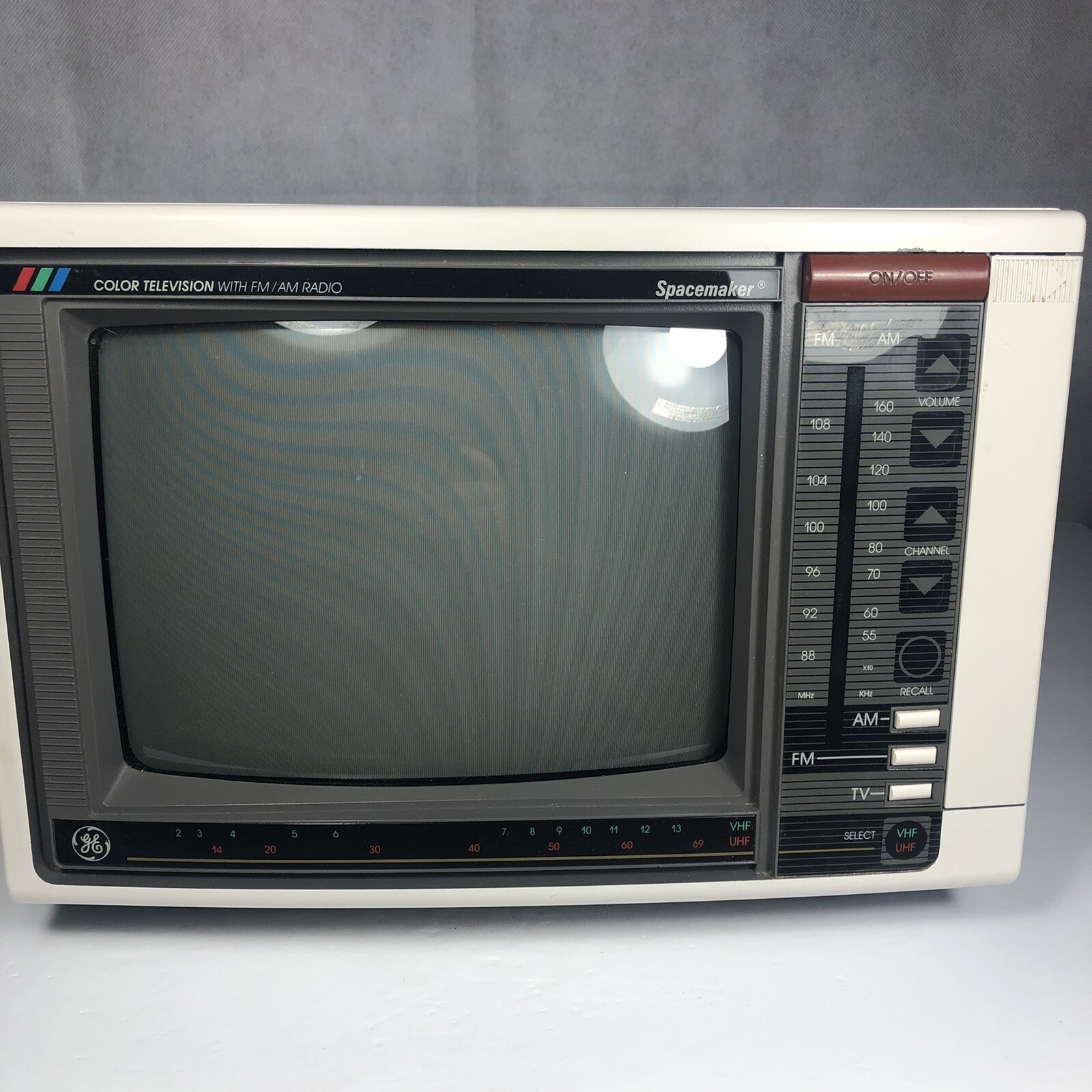 GE Space Maker Small 10" Color TV AM/FM Radio Retro Gaming 7-7680A | eBay