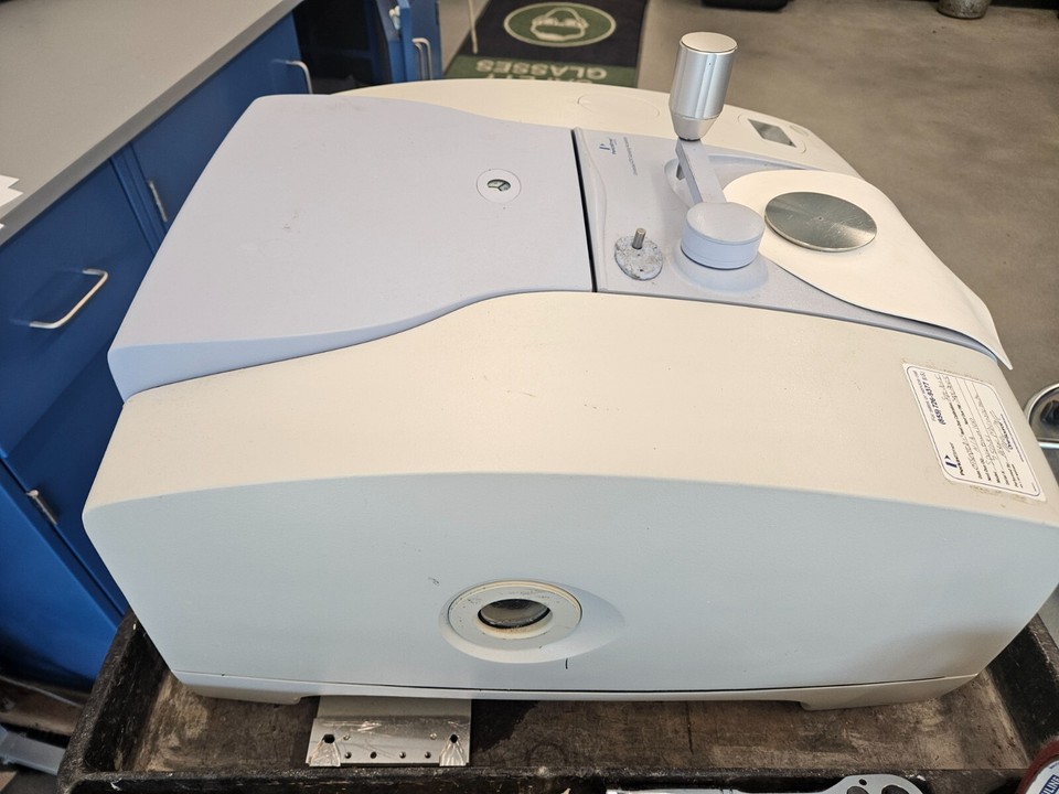 Perkin Elmer Spectrum 100 FT-IR Spectrometer w/ computer & Spectrum ID ...