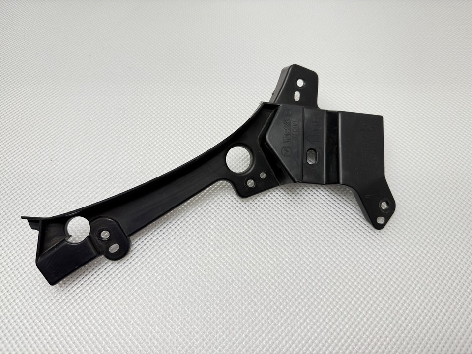 2019 2020 2021 - 2023 Mazda 3 Front Left Bumper Mount Seal Plate ...