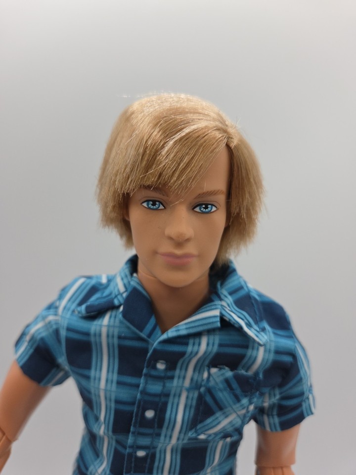Blonde Rooted Hair-Blue Eyes-Ken-Mattel Barbie Doll Arms Move W/Full ...