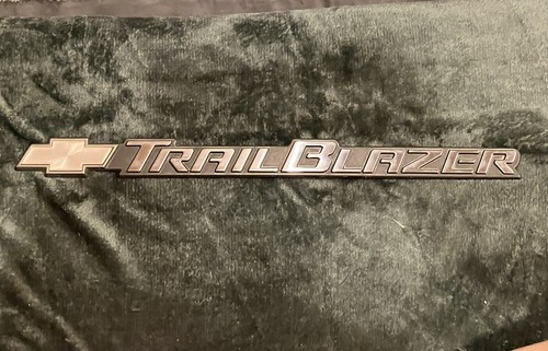 OEM 2002-2004 Chevrolet Chevy Trailblazer Door LH RH Emblem Badge ...
