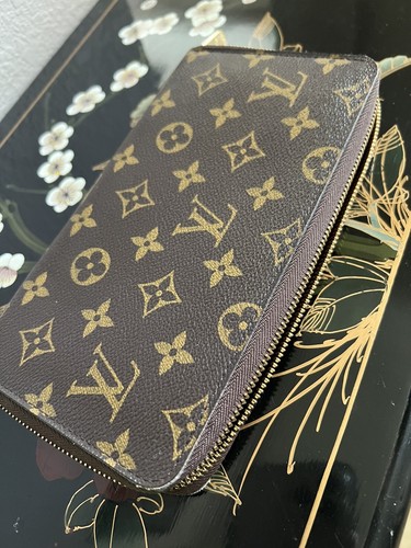 Louis Vuitton Monogram Canvas Zippy Organizer Wallet Authentic/Box ...