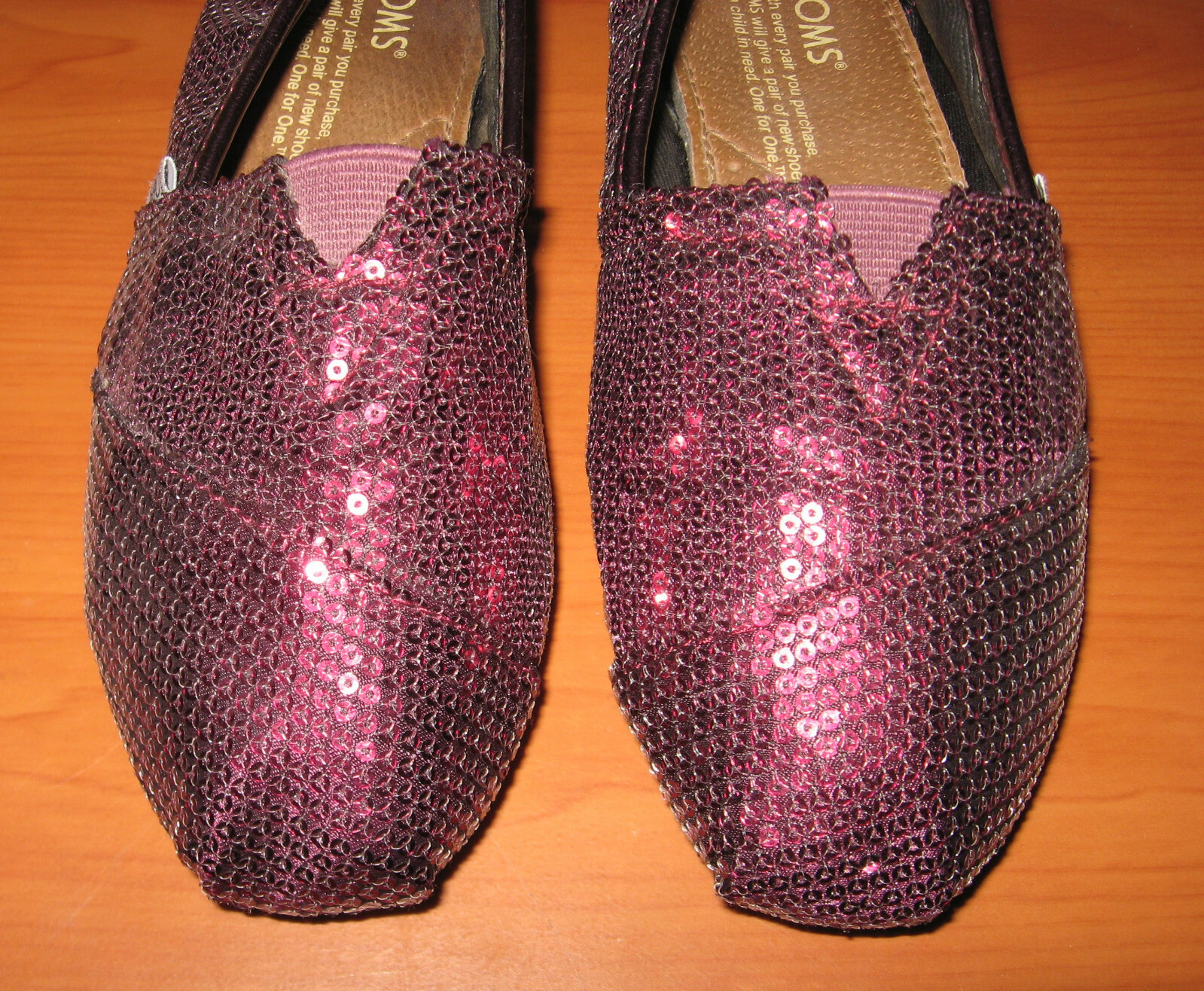 TOMS Red Purple Burgundy Sequin Sparkly Glitter Classic Slip On Loafer ...