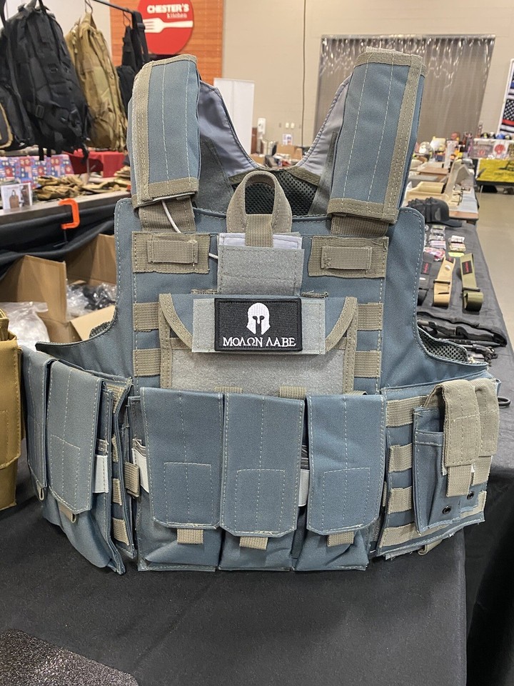 Tactical Vest Plate carrier w/ 2 Curved 10x12 Plates & Side Plates ...