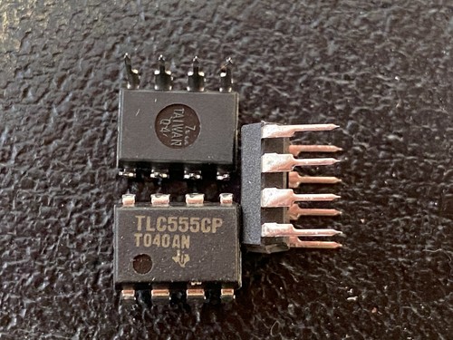 TEXAS INSTRUMENTS TLC555CP TLC555 LinCMOS TECHNOLOGY TIMER (NOS) LOT OF ...