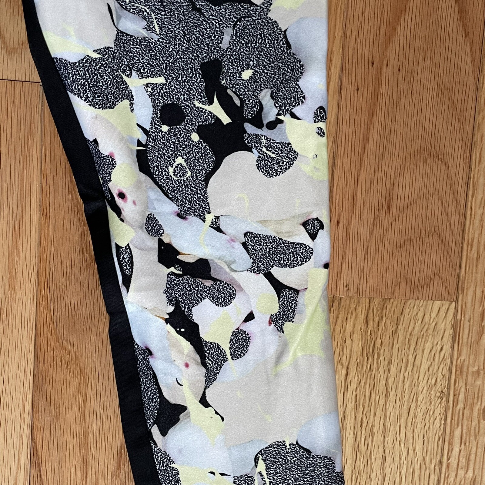 Koral Magnify Black White Yellow Pattern Two Pocket A… - Gem