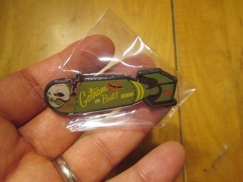 Funko DC Bombshells Gotham or Bust Pin Bomb Target Exclusive Batman ...