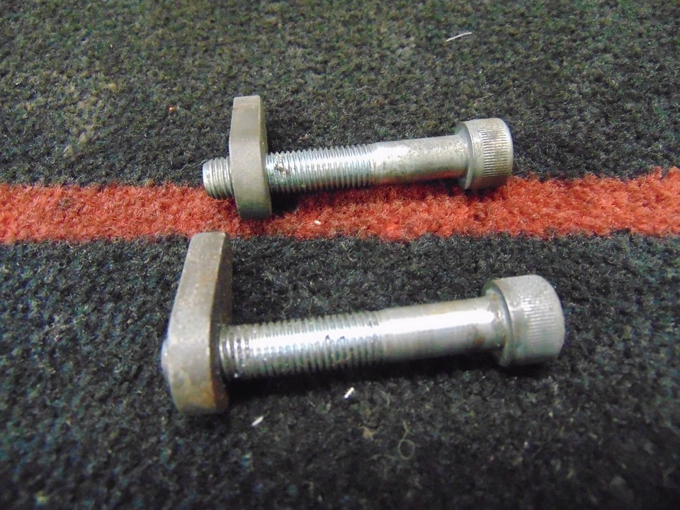 SUZUKI GSF600 BANDIT 2002 K2 BOTTOM ENGINE BOLTS BOTH SIDES | eBay