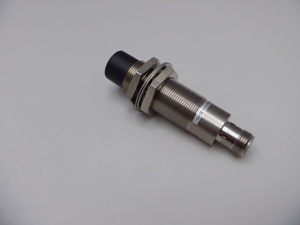 Allen Bradley 18 mm Barrel Inductive Prox Sensor (872C-D8NP18-D4) for ...