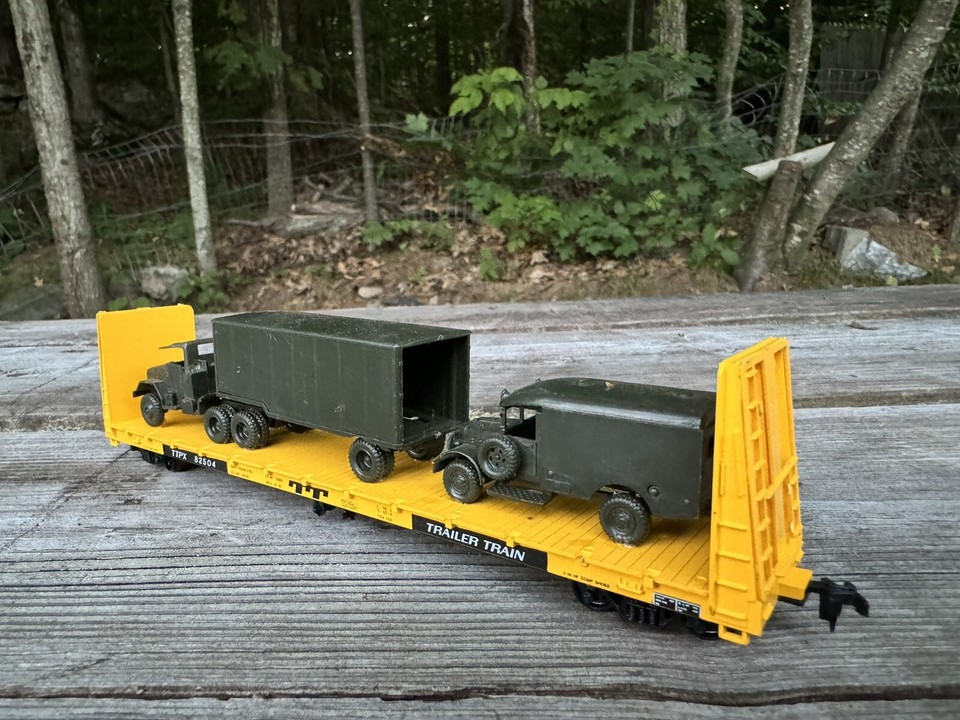 TTX Trailer Train TTX 68' bulkhead flat car With Load Of Military ...