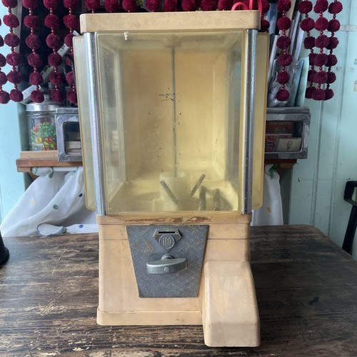 Showa Retro Gacha Gacha Body Retro Gacha Gacha Machine Current Delivery ...
