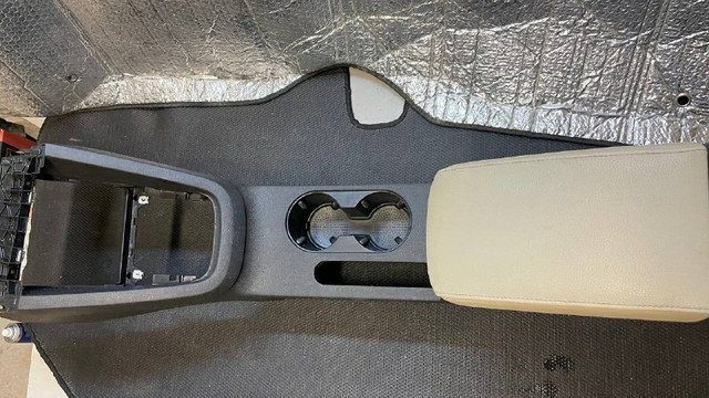 11-14 Volkswagen Jetta Mk6 Center Console Assembly W/ Cup Holder Arm ...