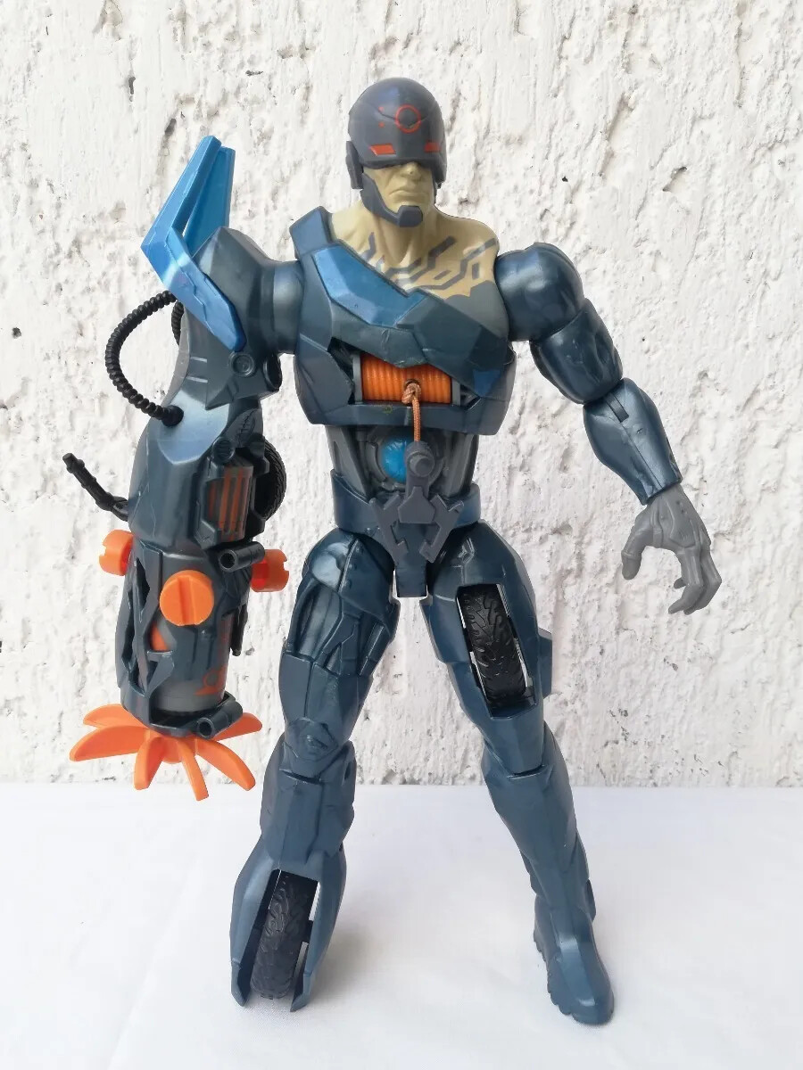 Max Steel Makino