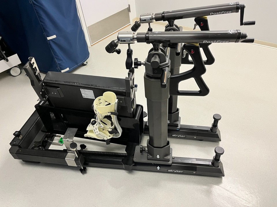 Stryker Pivot Guardian hip arthroscopy system | eBay