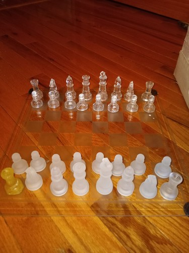 Classic CHESS & Checkers With Glass Board Clear & Frosted Pieces Game ...