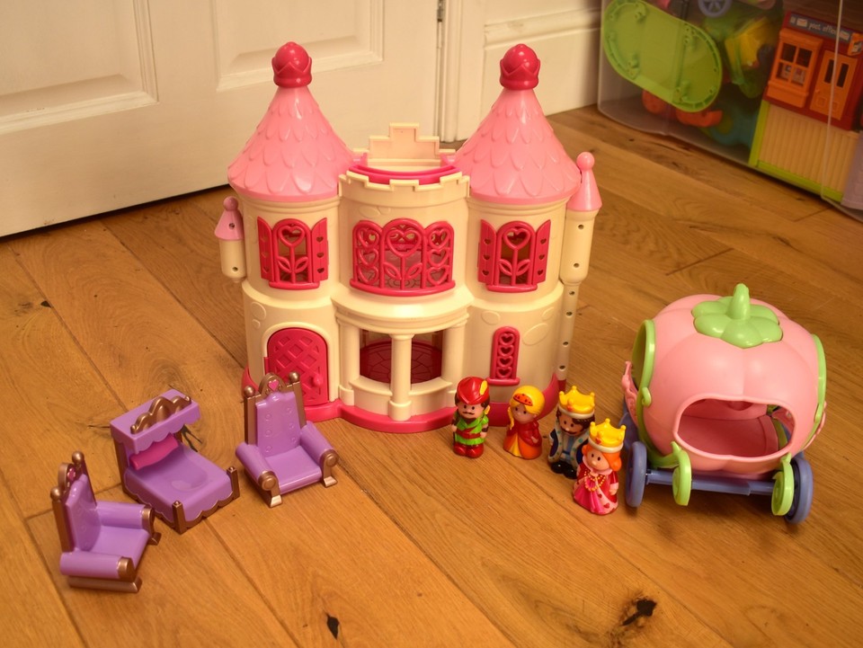 ELC Happyland Fairytale Princess Castle, Figures, Furniture & Carriage ...