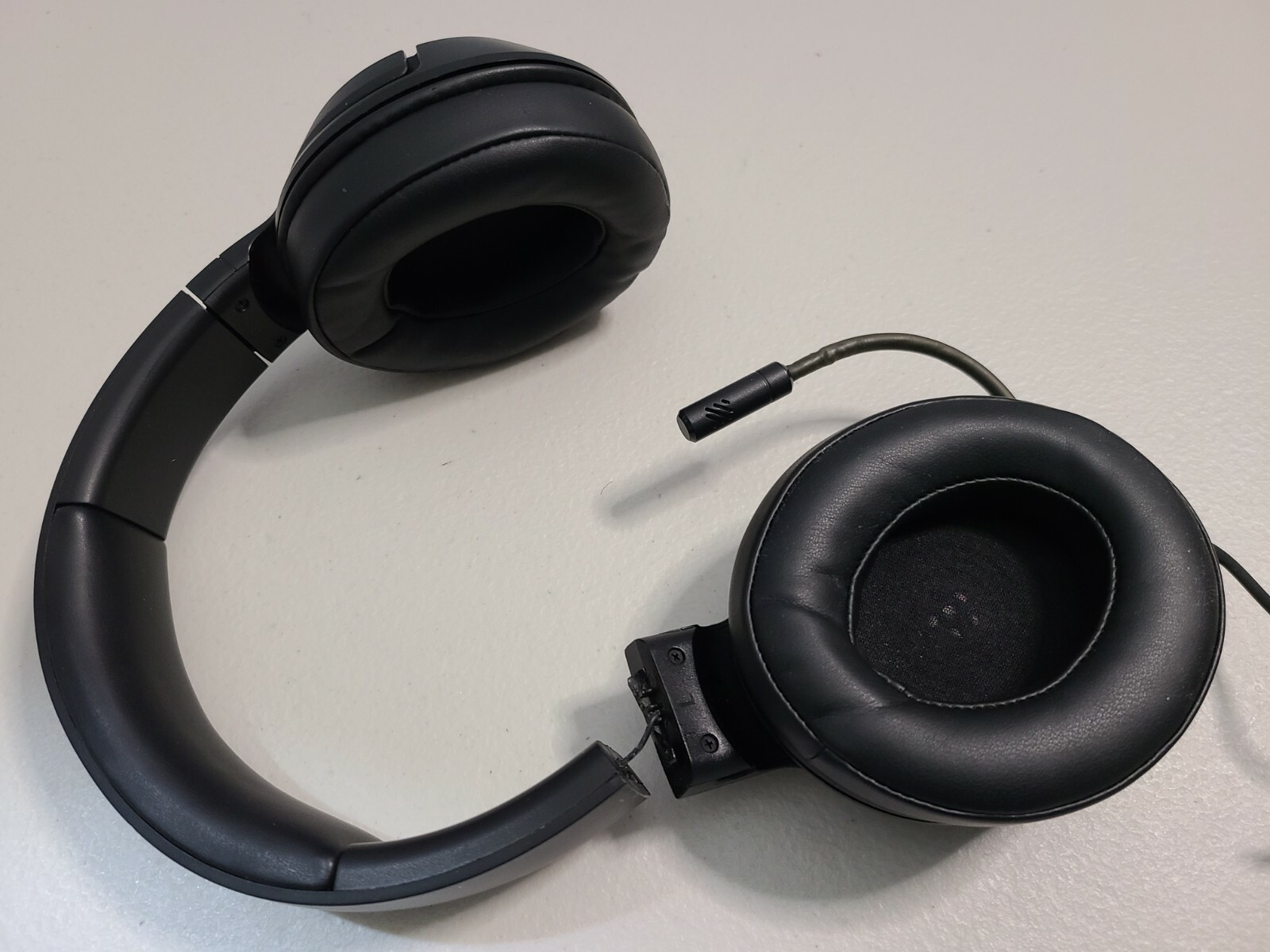 (LEFT SIDE BROKEN) Razer RZ04-0295 Over the Ear Gaming Headset - Black ...