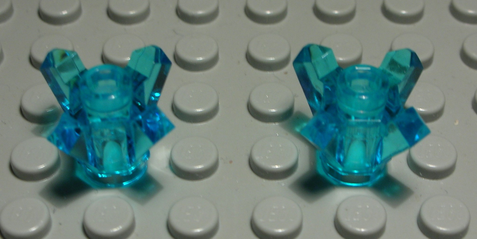 LEGO Crystal 1x1 Transparent Light Blue 2 Piece (1294#) | eBay