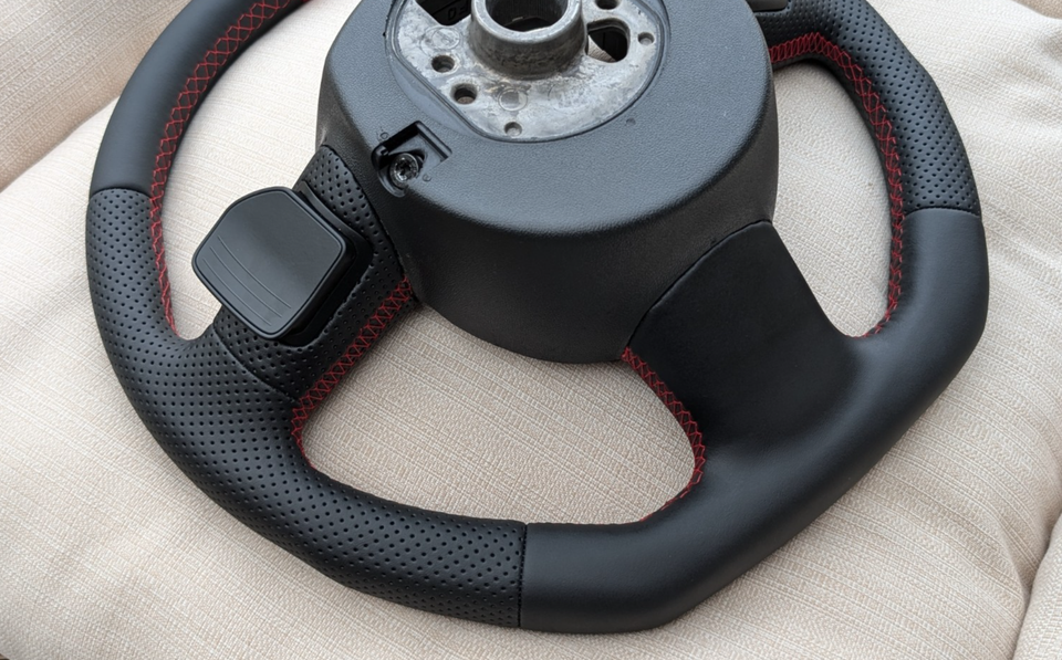 NEW LEATHER Steering Wheel Audi A6 C6 A4 B7 Q7 S-line FLAT BOTTOM black ...