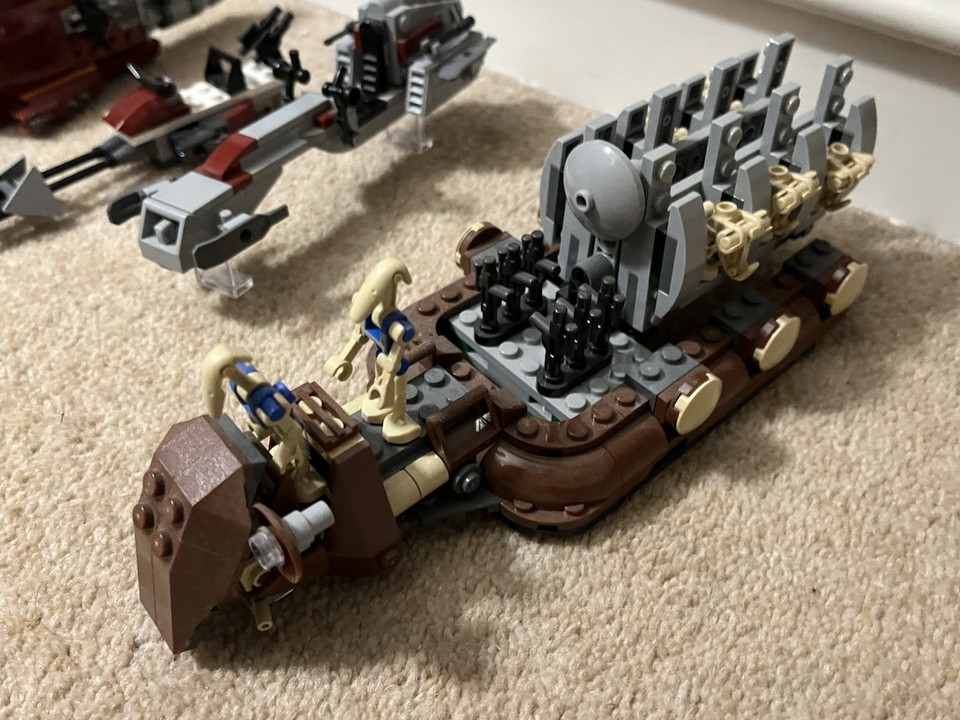 LEGO Star Wars Vehicle Bundle + Minifigs (Droid Carrier, T Class ...