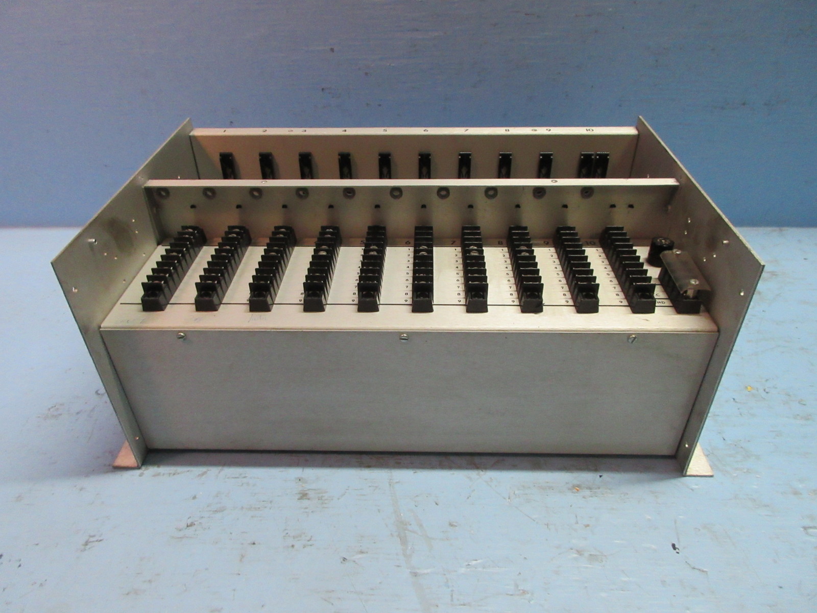 Moore Series 380 PLC Rack 3802A Chassis Cradle 15375-10-S Acromag 792 ...