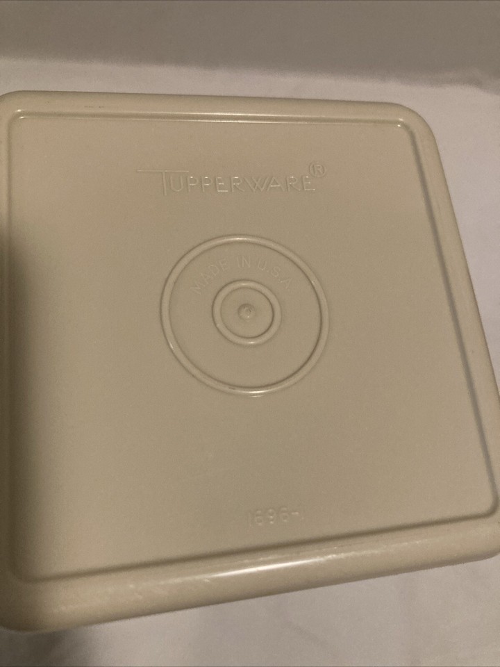 Vintage Tupperware Cheese/Cracker Keeper 1696-1 with Tray and Lid | eBay
