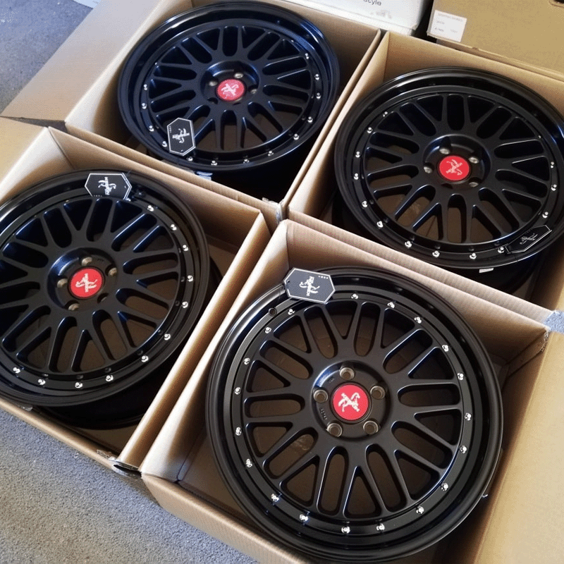 18 Zoll K2 Tiefbett Felgen 8x18 5x114,3 ET40 schwarz matt für Chrysler ...