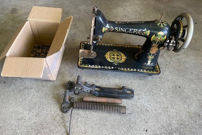 Sewing Machines - Singer Lotus