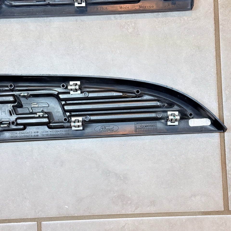 2011-2016 FORD F-250 SUPER DUTY XL OEM - Left & Right Pair Fender ...
