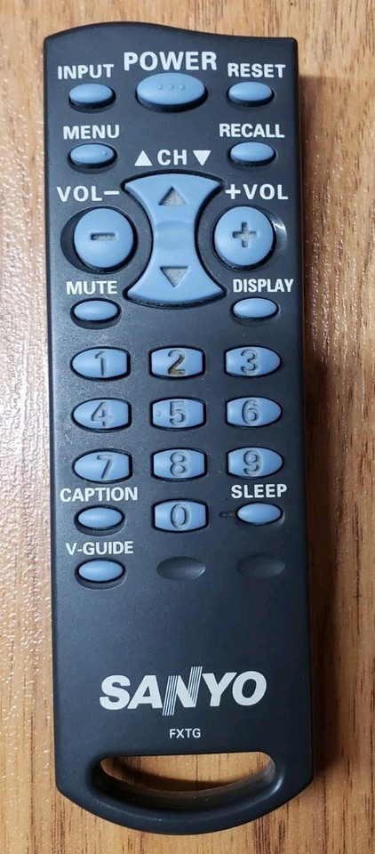 Sanyo 13" CRT Retro Gaming Color TV A/V Input With Remote Model DS13330 ...