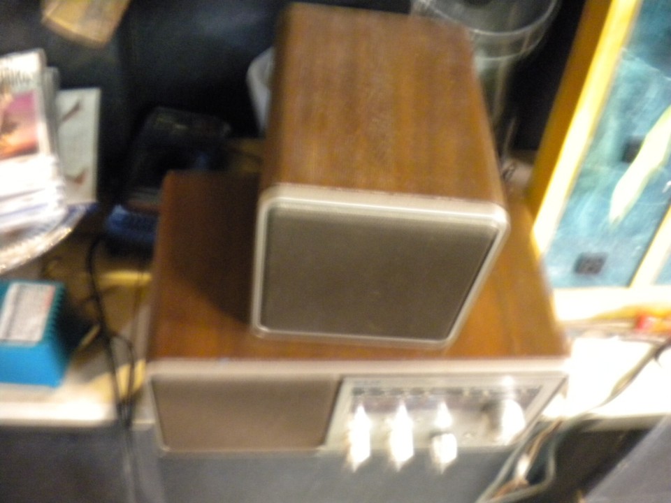 KLH TR-82 FM Table Top Stereo System with aux speaker | eBay