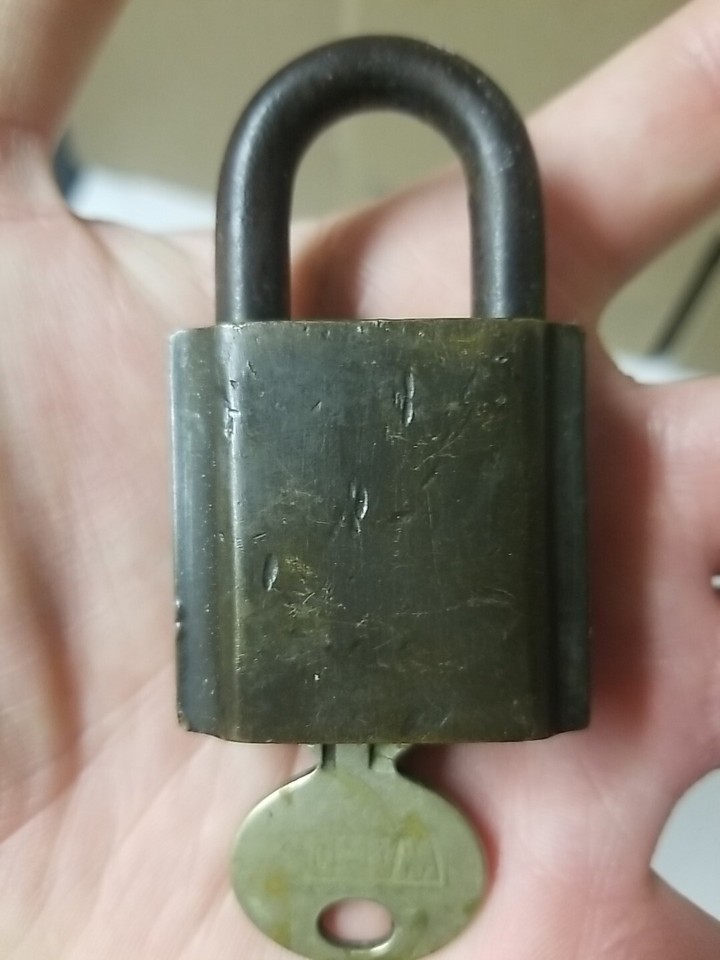 Vintage WARDS MASTER QUALITY Brass Pad Lock Padlock w/ Key - 5 Pin ...